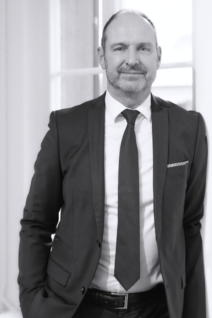 Dr.iur. Denis G. Humbert - Attorney Employment Law Zurich